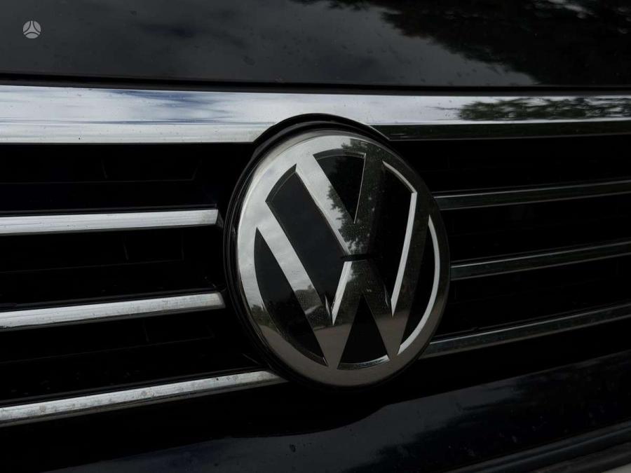 Black Volkswagen Passat 2015 in Rokiskis, with an engine capacity of 1.97 L and mileage of 268 thousand km for 7450 €, photo 19 on AUTOMOTO.COM.LV