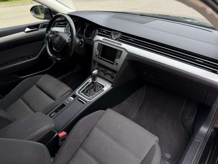 Black Volkswagen Passat 2015 in Rokiskis, with an engine capacity of 1.97 L and mileage of 268 thousand km for 7450 €, photo 22 on AUTOMOTO.COM.LV