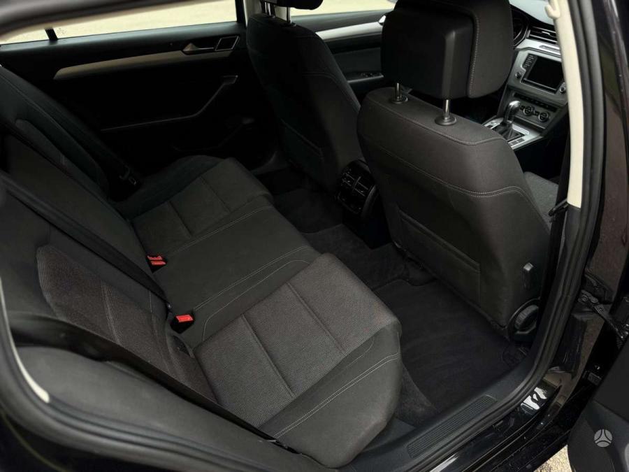 Black Volkswagen Passat 2015 in Rokiskis, with an engine capacity of 1.97 L and mileage of 268 thousand km for 7450 €, photo 25 on AUTOMOTO.COM.LV
