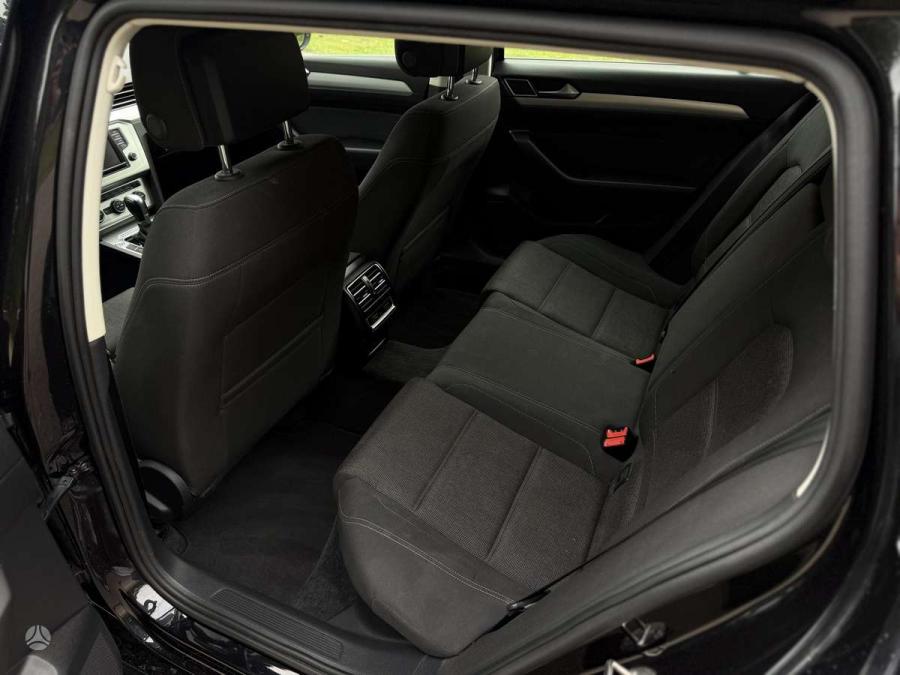 Black Volkswagen Passat 2015 in Rokiskis, with an engine capacity of 1.97 L and mileage of 268 thousand km for 7450 €, photo 26 on AUTOMOTO.COM.LV