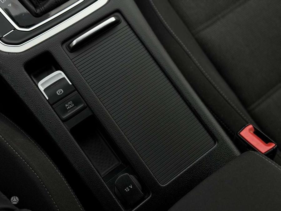 Black Volkswagen Passat 2015 in Rokiskis, with an engine capacity of 1.97 L and mileage of 268 thousand km for 7450 €, photo 34 on AUTOMOTO.COM.LV