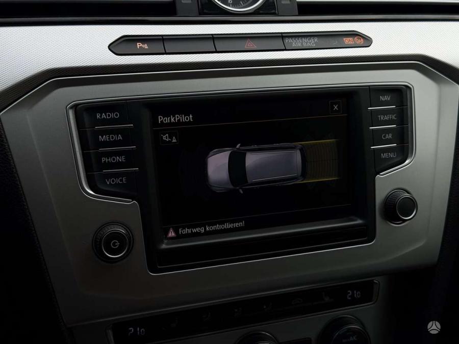 Black Volkswagen Passat 2015 in Rokiskis, with an engine capacity of 1.97 L and mileage of 268 thousand km for 7450 €, photo 38 on AUTOMOTO.COM.LV