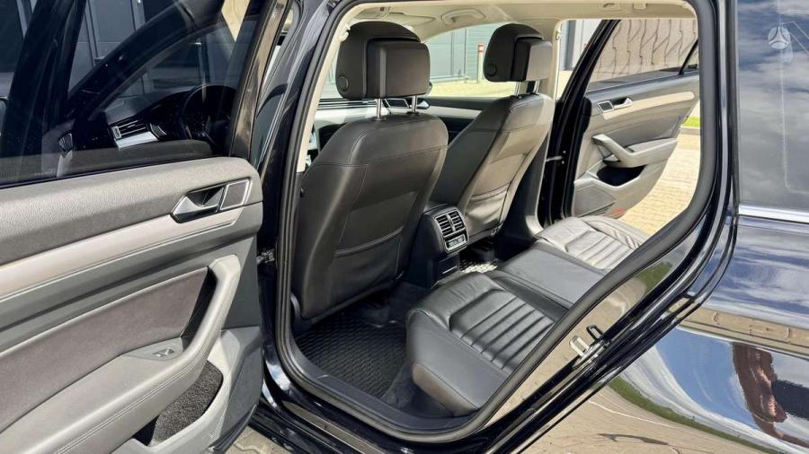 Melns Volkswagen Passat 2015 Viļņa, ar dzinēja tilpumu 1.97 L un nobraukumu 250 tūkst. km par 9990 €, foto 18 vietnē AUTOMOTO.COM.LV
