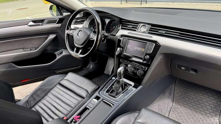 Melns Volkswagen Passat 2015 Viļņa, ar dzinēja tilpumu 1.97 L un nobraukumu 250 tūkst. km par 9990 €, foto 21 vietnē AUTOMOTO.COM.LV