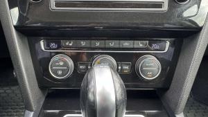 Melns Volkswagen Passat 2015 Viļņa, ar dzinēja tilpumu 1.97 L un nobraukumu 250 tūkst. km par 9990 €, foto 27 vietnē AUTOMOTO.COM.LV