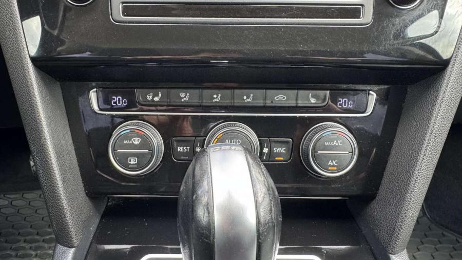 Melns Volkswagen Passat 2015 Viļņa, ar dzinēja tilpumu 1.97 L un nobraukumu 250 tūkst. km par 9990 €, foto 27 vietnē AUTOMOTO.COM.LV