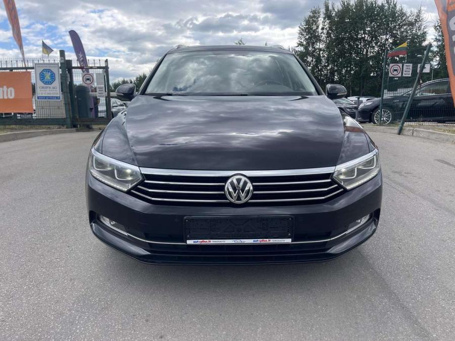 Black Volkswagen Passat 2015 in Kaunas, with an engine capacity of 1.60 L and mileage of 241 thousand km for 7550 €, photo 5 on AUTOMOTO.COM.LV