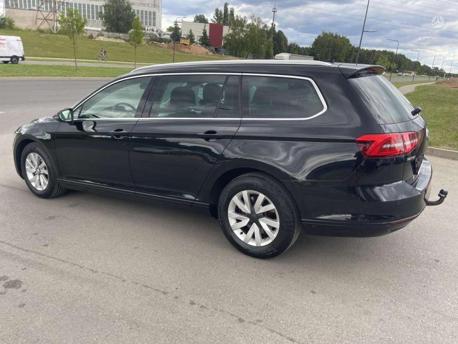 Black Volkswagen Passat 2015 in Kaunas, with an engine capacity of 1.60 L and mileage of 241 thousand km for 7550 €, photo 10 on AUTOMOTO.COM.LV