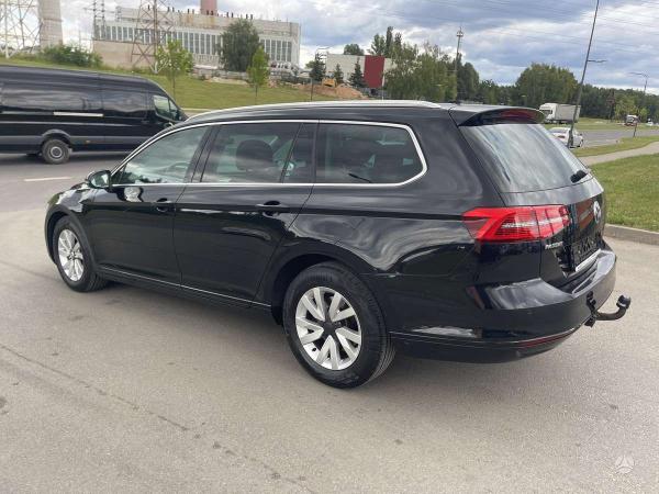 Black Volkswagen Passat 2015 in Kaunas, with an engine capacity of 1.60 L and mileage of 241 thousand km for 7550 €, photo 10 on AUTOMOTO.COM.LV