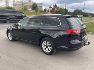 Black Volkswagen Passat 2015 in Kaunas, with an engine capacity of 1.60 L and mileage of 241 thousand km for 7550 €, photo 11 on AUTOMOTO.COM.LV