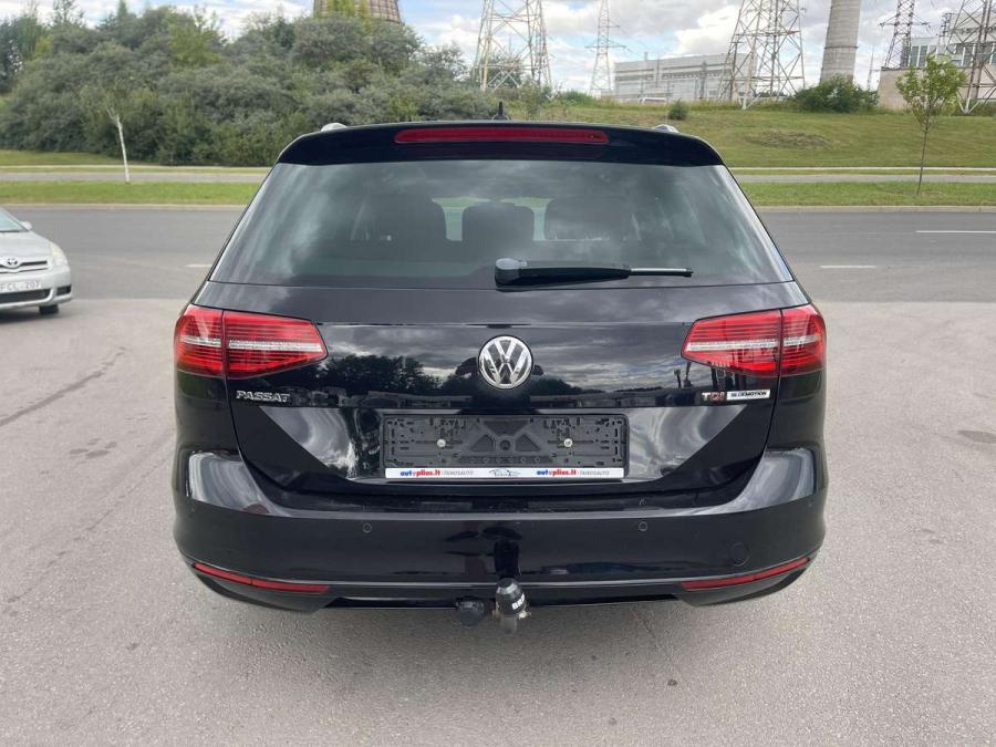 Black Volkswagen Passat 2015 in Kaunas, with an engine capacity of 1.60 L and mileage of 241 thousand km for 7550 €, photo 13 on AUTOMOTO.COM.LV