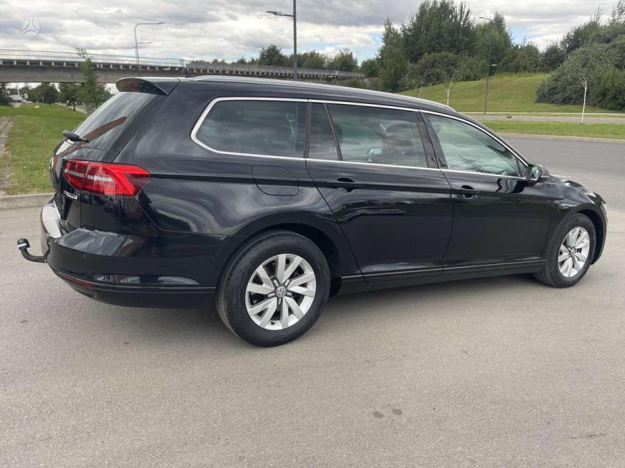 Black Volkswagen Passat 2015 in Kaunas, with an engine capacity of 1.60 L and mileage of 241 thousand km for 7550 €, photo 16 on AUTOMOTO.COM.LV