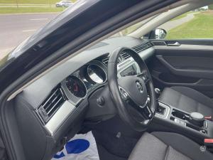 Black Volkswagen Passat 2015 in Kaunas, with an engine capacity of 1.60 L and mileage of 241 thousand km for 7550 €, photo 19 on AUTOMOTO.COM.LV
