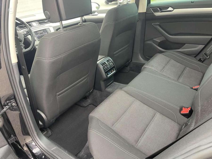 Black Volkswagen Passat 2015 in Kaunas, with an engine capacity of 1.60 L and mileage of 241 thousand km for 7550 €, photo 25 on AUTOMOTO.COM.LV