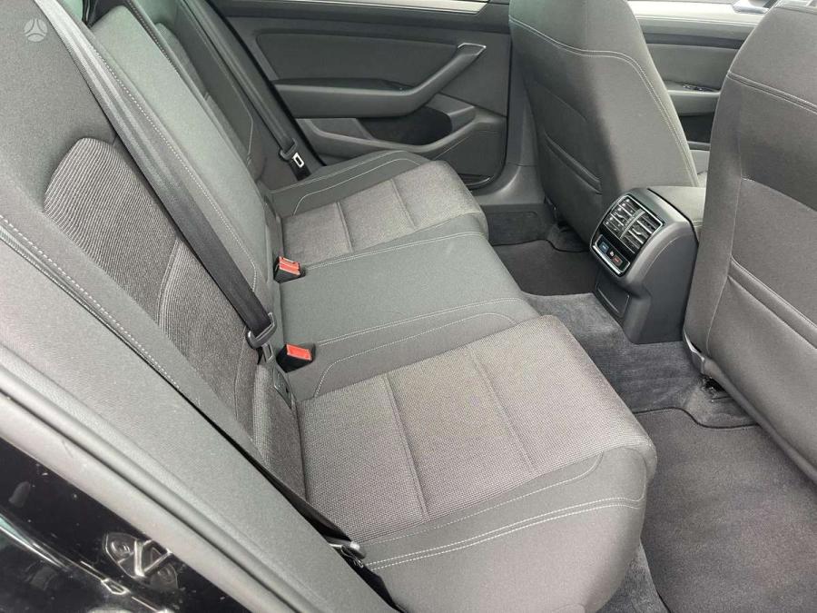 Black Volkswagen Passat 2015 in Kaunas, with an engine capacity of 1.60 L and mileage of 241 thousand km for 7550 €, photo 27 on AUTOMOTO.COM.LV