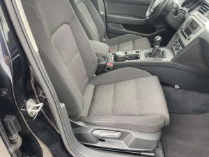 Black Volkswagen Passat 2015 in Kaunas, with an engine capacity of 1.60 L and mileage of 241 thousand km for 7550 €, photo 28 on AUTOMOTO.COM.LV