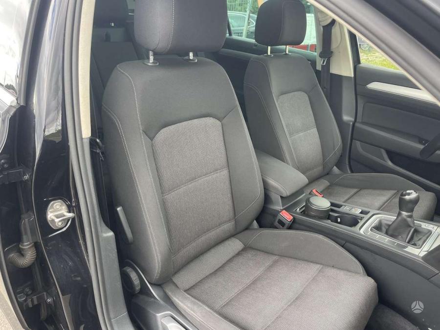 Black Volkswagen Passat 2015 in Kaunas, with an engine capacity of 1.60 L and mileage of 241 thousand km for 7550 €, photo 29 on AUTOMOTO.COM.LV