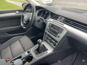 Black Volkswagen Passat 2015 in Kaunas, with an engine capacity of 1.60 L and mileage of 241 thousand km for 7550 €, photo 30 on AUTOMOTO.COM.LV