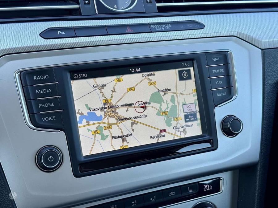 Melns Volkswagen Passat 2015 Vilkaviškis, ar dzinēja tilpumu 1.97 L un nobraukumu 255 tūkst. km par 8700 €, foto 12 vietnē AUTOMOTO.COM.LV