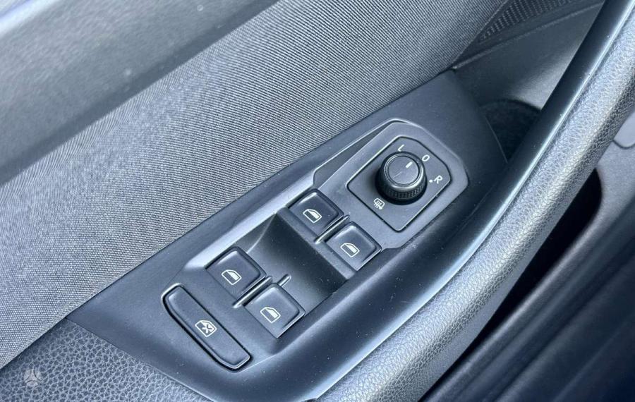 Melns Volkswagen Passat 2015 Vilkaviškis, ar dzinēja tilpumu 1.97 L un nobraukumu 255 tūkst. km par 8700 €, foto 16 vietnē AUTOMOTO.COM.LV