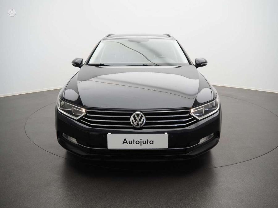 Black Volkswagen Passat 2015 in Vilnius, with an engine capacity of 1.40 L and mileage of 202 thousand km for 7500 €, photo 3 on AUTOMOTO.COM.LV