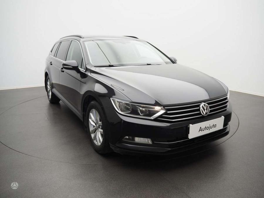 Black Volkswagen Passat 2015 in Vilnius, with an engine capacity of 1.40 L and mileage of 202 thousand km for 7500 €, photo 4 on AUTOMOTO.COM.LV