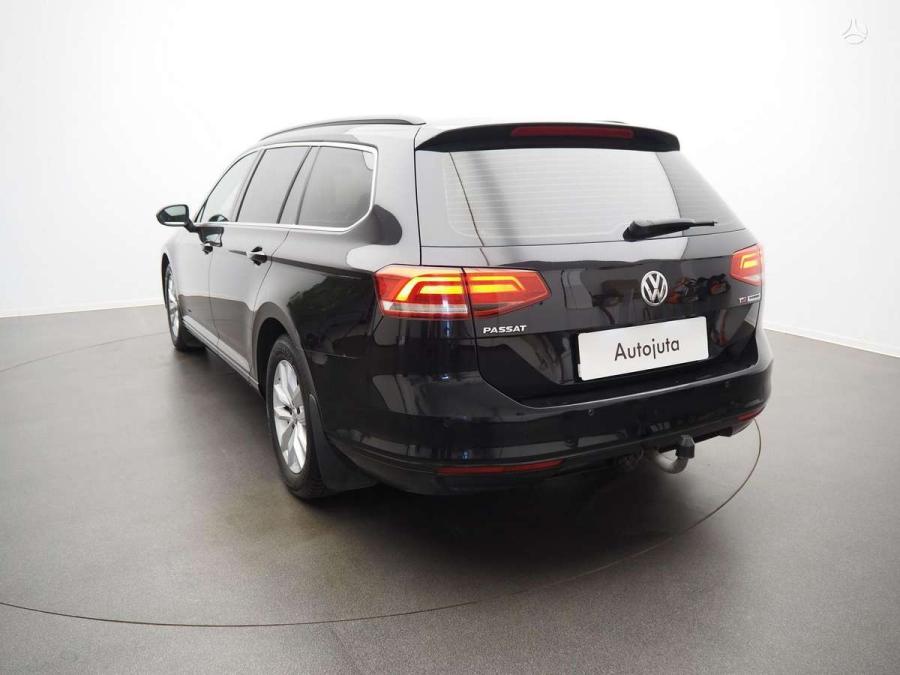 Black Volkswagen Passat 2015 in Vilnius, with an engine capacity of 1.40 L and mileage of 202 thousand km for 7500 €, photo 7 on AUTOMOTO.COM.LV
