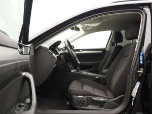 Black Volkswagen Passat 2015 in Vilnius, with an engine capacity of 1.40 L and mileage of 202 thousand km for 7500 €, photo 9 on AUTOMOTO.COM.LV