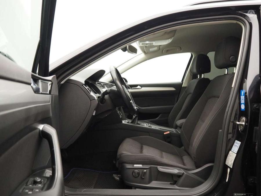 Black Volkswagen Passat 2015 in Vilnius, with an engine capacity of 1.40 L and mileage of 202 thousand km for 7500 €, photo 9 on AUTOMOTO.COM.LV