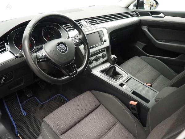 Melns Volkswagen Passat 2015 Viļņa, ar dzinēja tilpumu 1.40 L un nobraukumu 202 tūkst. km par 7500 €, foto 9 vietnē AUTOMOTO.COM.LV