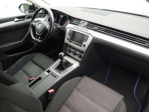 Black Volkswagen Passat 2015 in Vilnius, with an engine capacity of 1.40 L and mileage of 202 thousand km for 7500 €, photo 13 on AUTOMOTO.COM.LV
