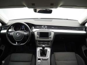 Black Volkswagen Passat 2015 in Vilnius, with an engine capacity of 1.40 L and mileage of 202 thousand km for 7500 €, photo 18 on AUTOMOTO.COM.LV