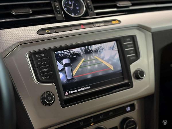 Melns Volkswagen Passat 2015 Klaipėda, ar dzinēja tilpumu 1.60 L un nobraukumu 297 tūkst. km par 7950 €, foto 8 vietnē AUTOMOTO.COM.LV