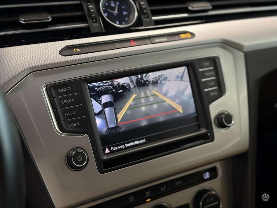 Melns Volkswagen Passat 2015 Klaipėda, ar dzinēja tilpumu 1.60 L un nobraukumu 297 tūkst. km par 7950 €, foto 9 vietnē AUTOMOTO.COM.LV