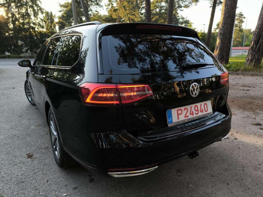 Black Volkswagen Passat 2015 in Vilnius, with an engine capacity of 1.97 L and mileage of 266 thousand km for 8450 €, photo 4 on AUTOMOTO.COM.LV
