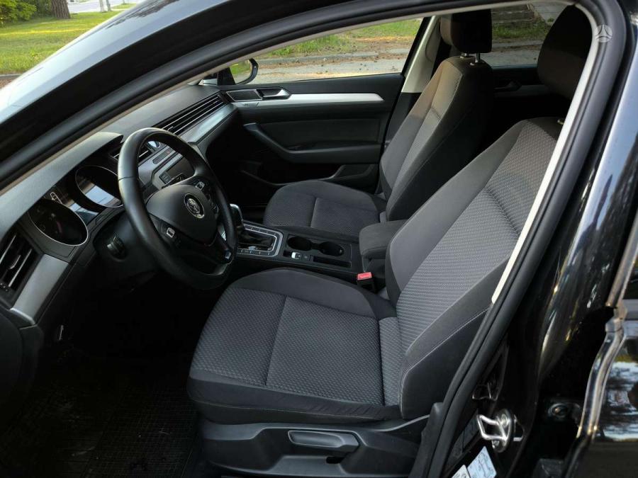 Black Volkswagen Passat 2015 in Vilnius, with an engine capacity of 1.97 L and mileage of 266 thousand km for 8450 €, photo 14 on AUTOMOTO.COM.LV