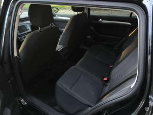 Black Volkswagen Passat 2015 in Vilnius, with an engine capacity of 1.97 L and mileage of 266 thousand km for 8450 €, photo 16 on AUTOMOTO.COM.LV