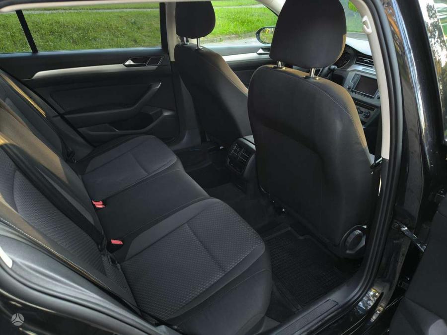 Black Volkswagen Passat 2015 in Vilnius, with an engine capacity of 1.97 L and mileage of 266 thousand km for 8450 €, photo 17 on AUTOMOTO.COM.LV