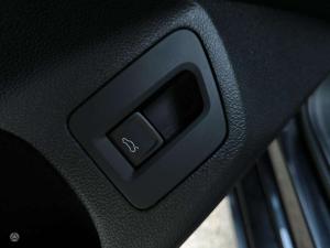 Black Volkswagen Passat 2015 in Vilnius, with an engine capacity of 1.97 L and mileage of 266 thousand km for 8450 €, photo 21 on AUTOMOTO.COM.LV