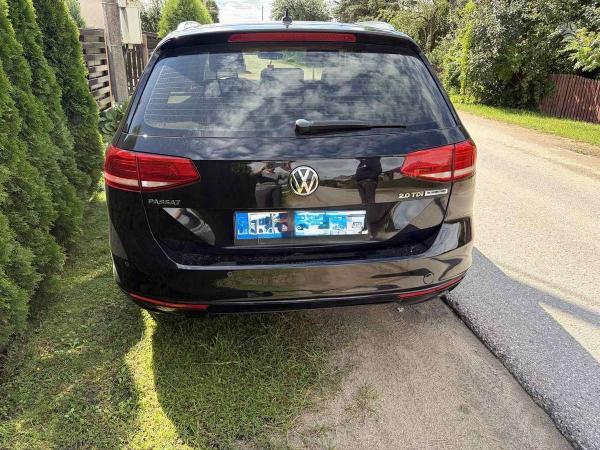 Black Volkswagen Passat 2015 in Kaunas, with an engine capacity of 1.97 L and mileage of 286 thousand km for 8250 €, photo 3 on AUTOMOTO.COM.LV