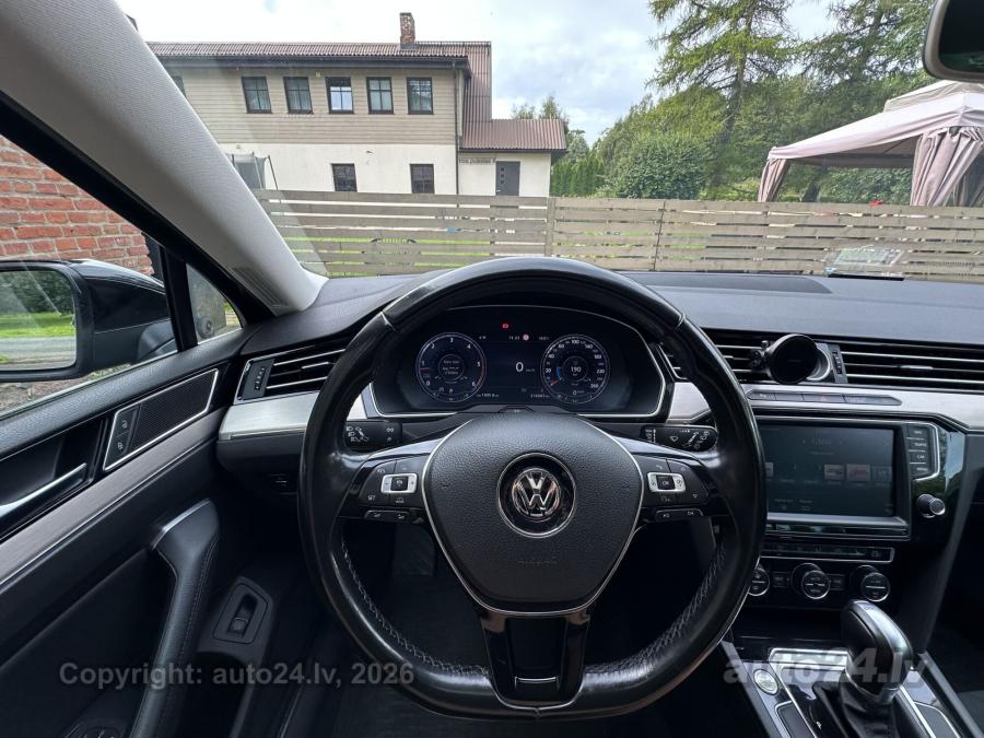 Black Volkswagen Passat 2015 in Viljandi, with an engine capacity of 2.00 L and mileage of 215 thousand km for 11900 €, photo 9 on AUTOMOTO.COM.LV