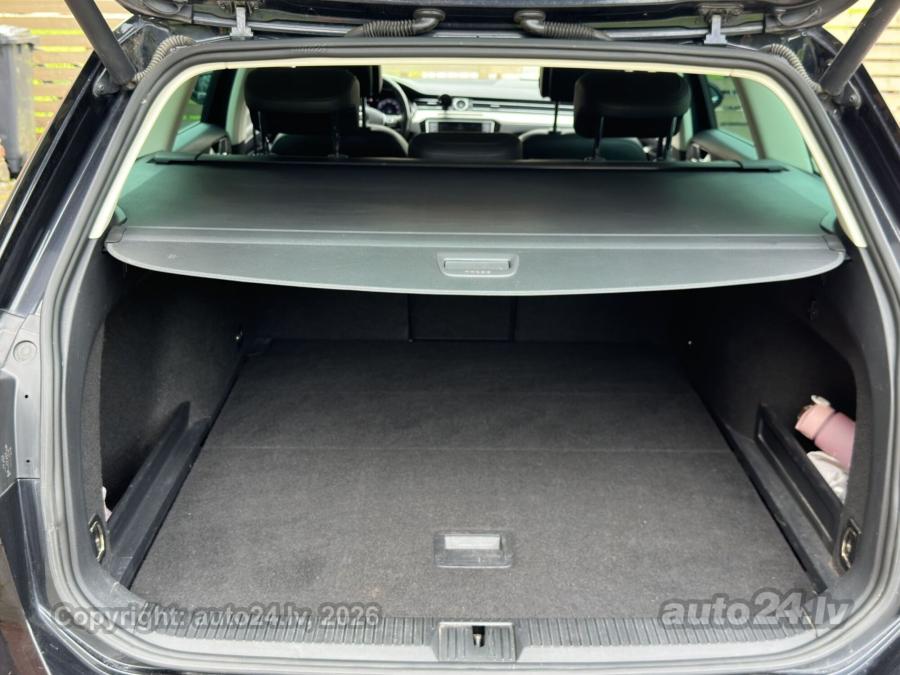 Black Volkswagen Passat 2015 in Viljandi, with an engine capacity of 2.00 L and mileage of 215 thousand km for 11900 €, photo 11 on AUTOMOTO.COM.LV
