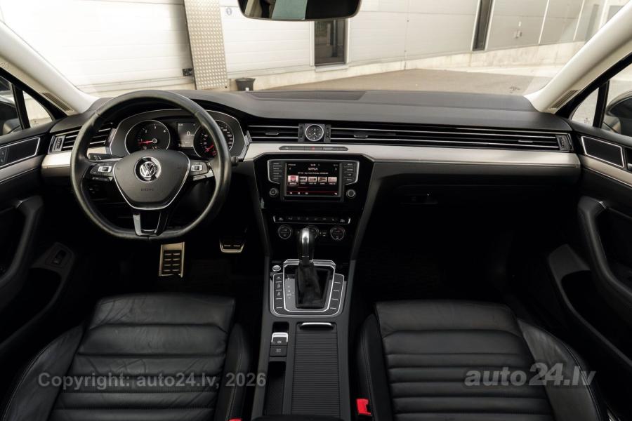 Black Volkswagen Passat 2015 in Tartu, with an engine capacity of 2.00 L and mileage of 270 thousand km for 11990 €, photo 11 on AUTOMOTO.COM.LV