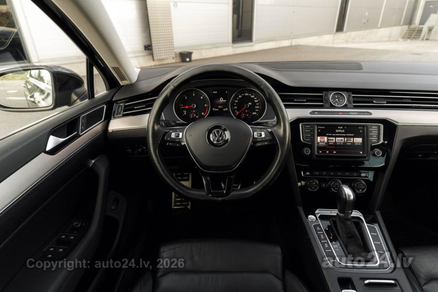 Black Volkswagen Passat 2015 in Tartu, with an engine capacity of 2.00 L and mileage of 270 thousand km for 11990 €, photo 12 on AUTOMOTO.COM.LV