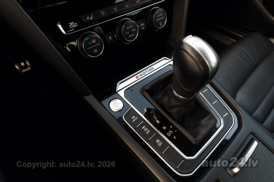 Black Volkswagen Passat 2015 in Tartu, with an engine capacity of 2.00 L and mileage of 270 thousand km for 11990 €, photo 16 on AUTOMOTO.COM.LV