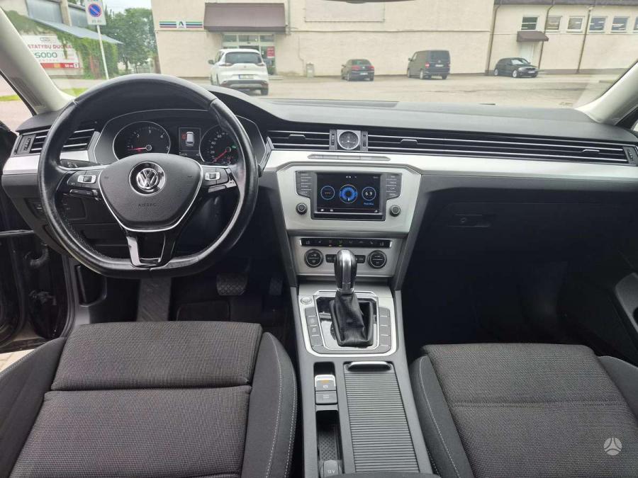 Melns Volkswagen Passat 2015 Jonava, ar dzinēja tilpumu 1.97 L un nobraukumu 322 tūkst. km par 8500 €, foto 12 vietnē AUTOMOTO.COM.LV