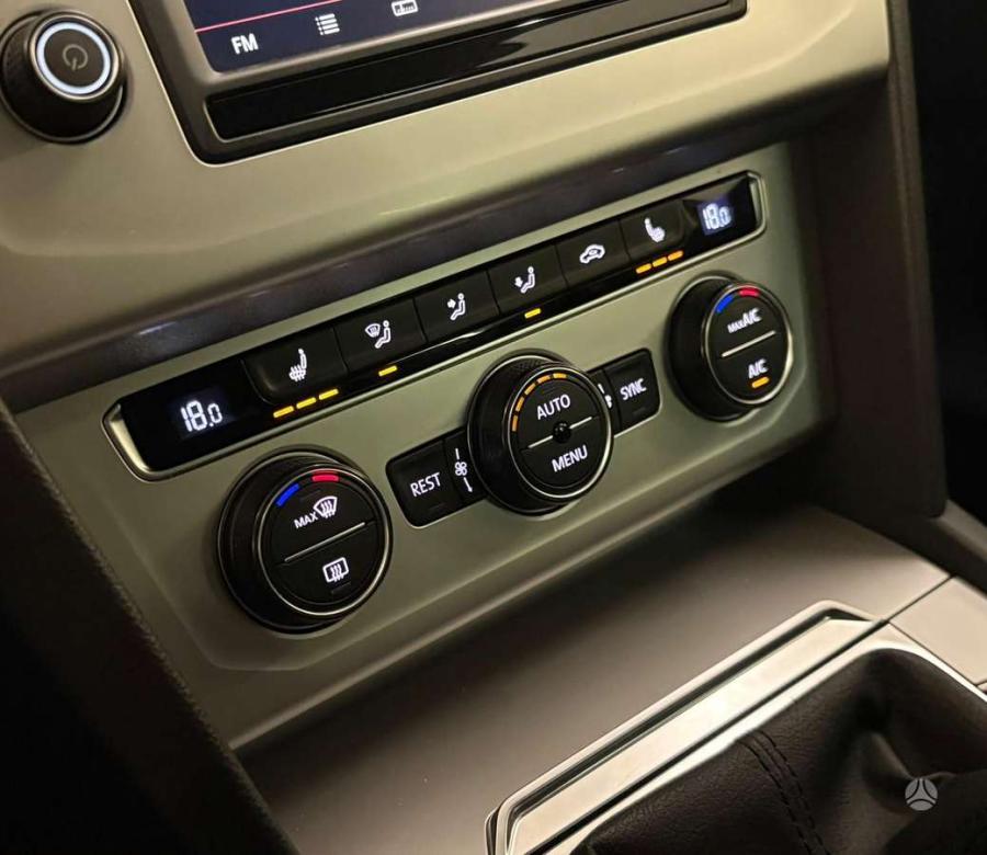 Melns Volkswagen Passat 2015 Marijampole, ar dzinēja tilpumu 1.97 L un nobraukumu 306 tūkst. km par 7999 €, foto 6 vietnē AUTOMOTO.COM.LV