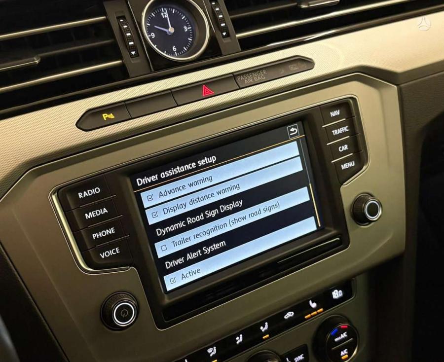 Melns Volkswagen Passat 2015 Marijampole, ar dzinēja tilpumu 1.97 L un nobraukumu 306 tūkst. km par 7999 €, foto 9 vietnē AUTOMOTO.COM.LV