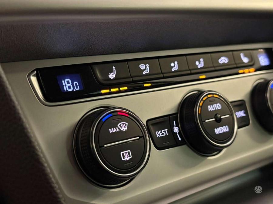 Melns Volkswagen Passat 2015 Marijampole, ar dzinēja tilpumu 1.97 L un nobraukumu 306 tūkst. km par 7999 €, foto 10 vietnē AUTOMOTO.COM.LV
