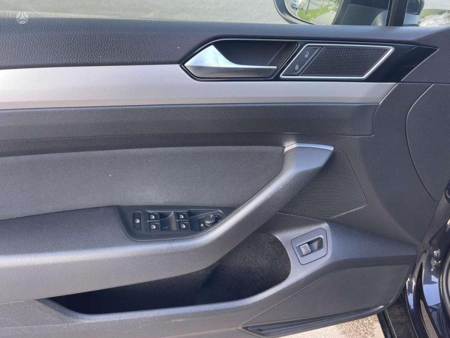 Melns Volkswagen Passat 2015 Kauņa, ar dzinēja tilpumu 1.60 L un nobraukumu 243 tūkst. km par 7200 €, foto 18 vietnē AUTOMOTO.COM.LV